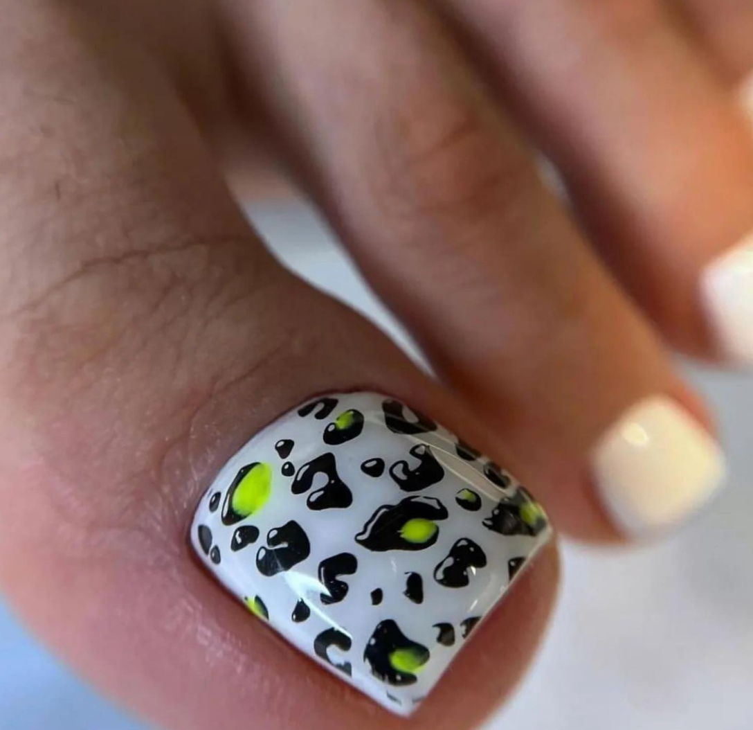 Top 30 Summer Pedicure 2024 Trends for Stunning Toes - divagaze.com