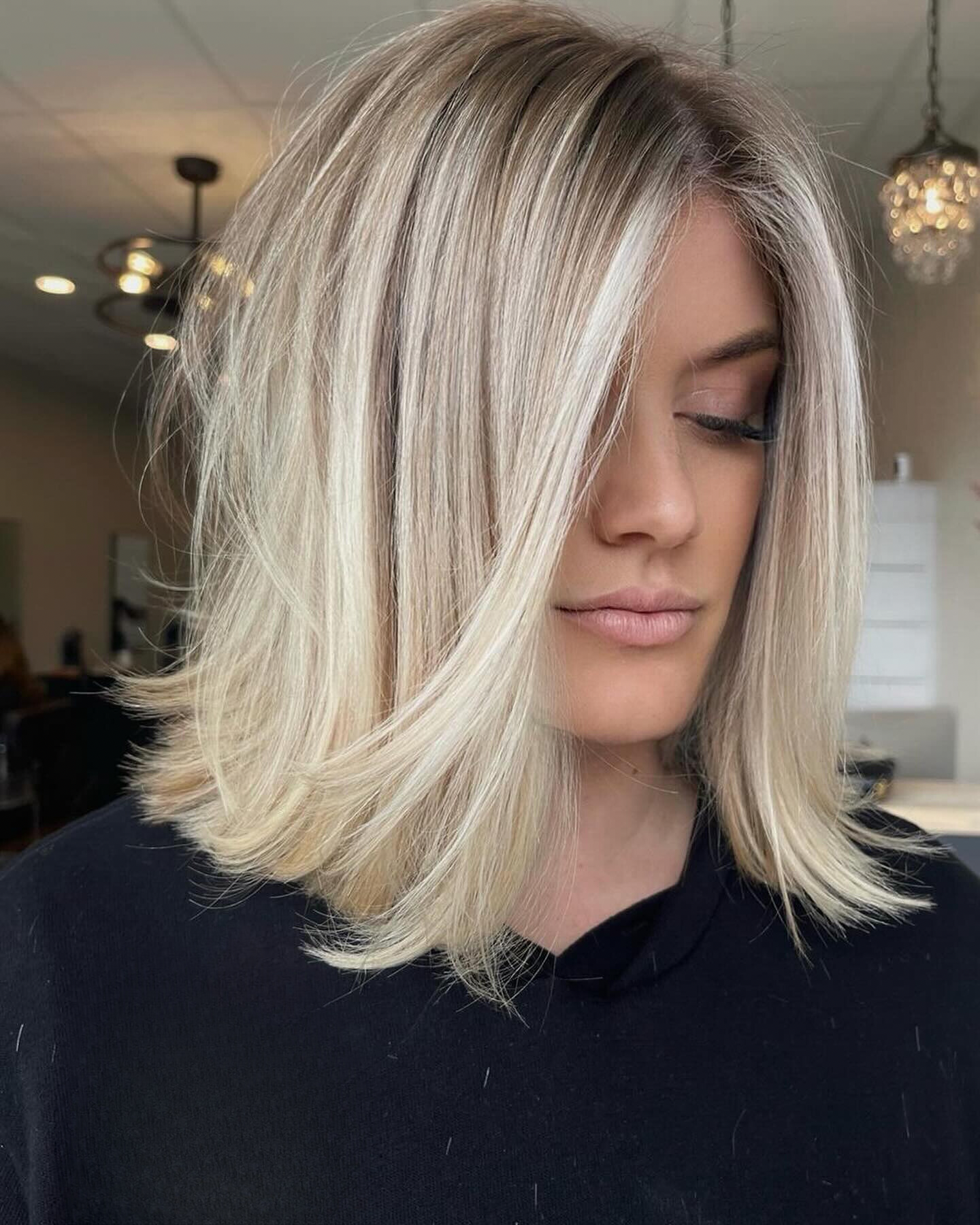 Top 30 Shoulder Length Hairstyles for Women in 2024 - Trendy Cuts ...