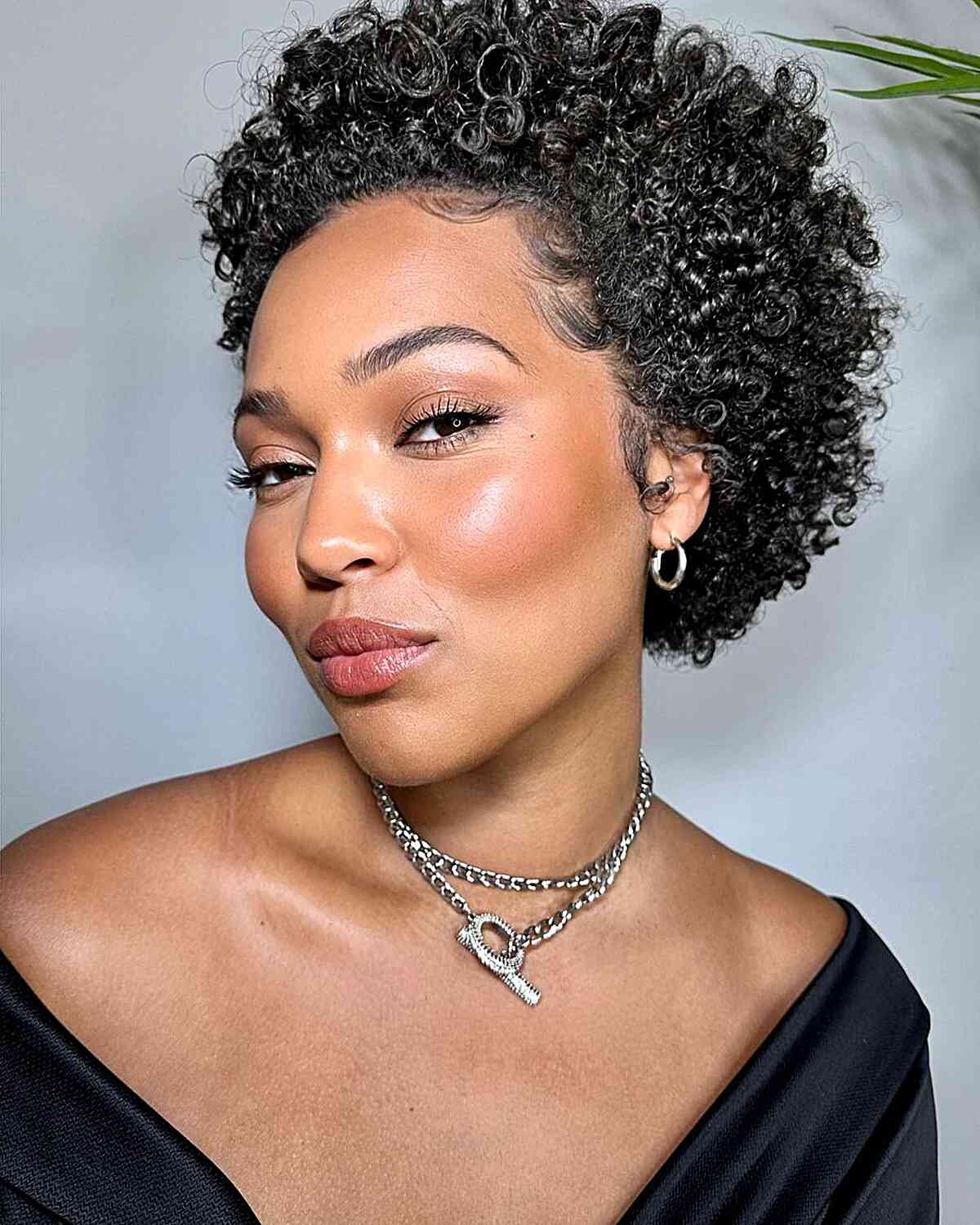 Discover 33 Trendy Short Curly Haircuts for Women in 2024 | Chic Styles ...