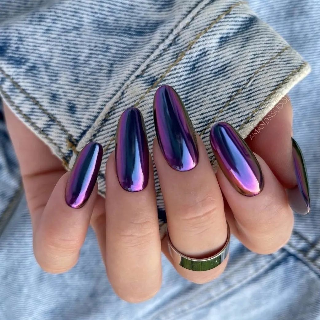 Dazzling Trend: 30 Purple Chrome Nail Styles to Inspire - divagaze.com