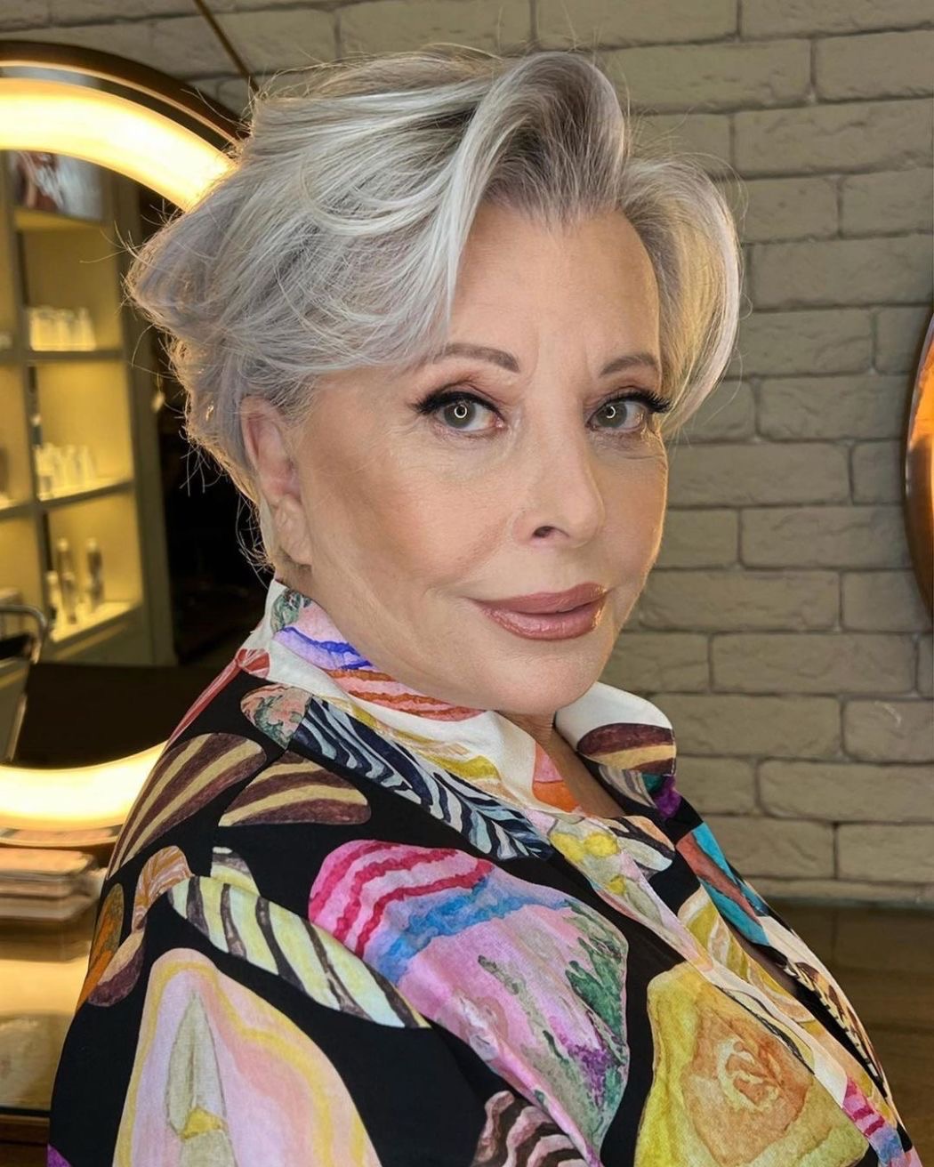Chic and Ageless: 29 Hairstyles for Women Over 60 - divagaze.com
