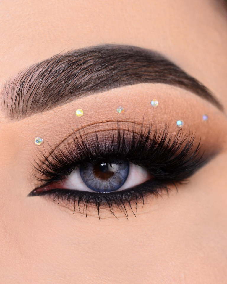 Discover 24 Black Eyeshadow Looks: From Casual Chic to Goth Glamour ...