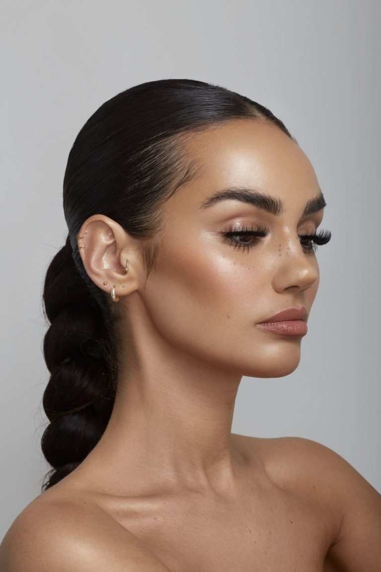 Top 28 Simple Makeup Looks for 2024 - Chic, Elegant & Easy! - divagaze.com