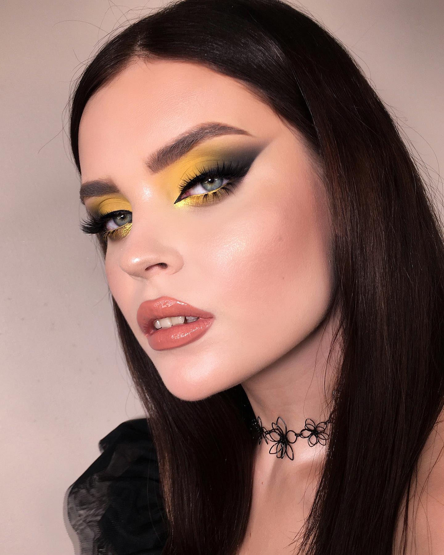 28 Yellow Eyeshadow Looks to Brighten Your Style in 2024 - divagaze.com