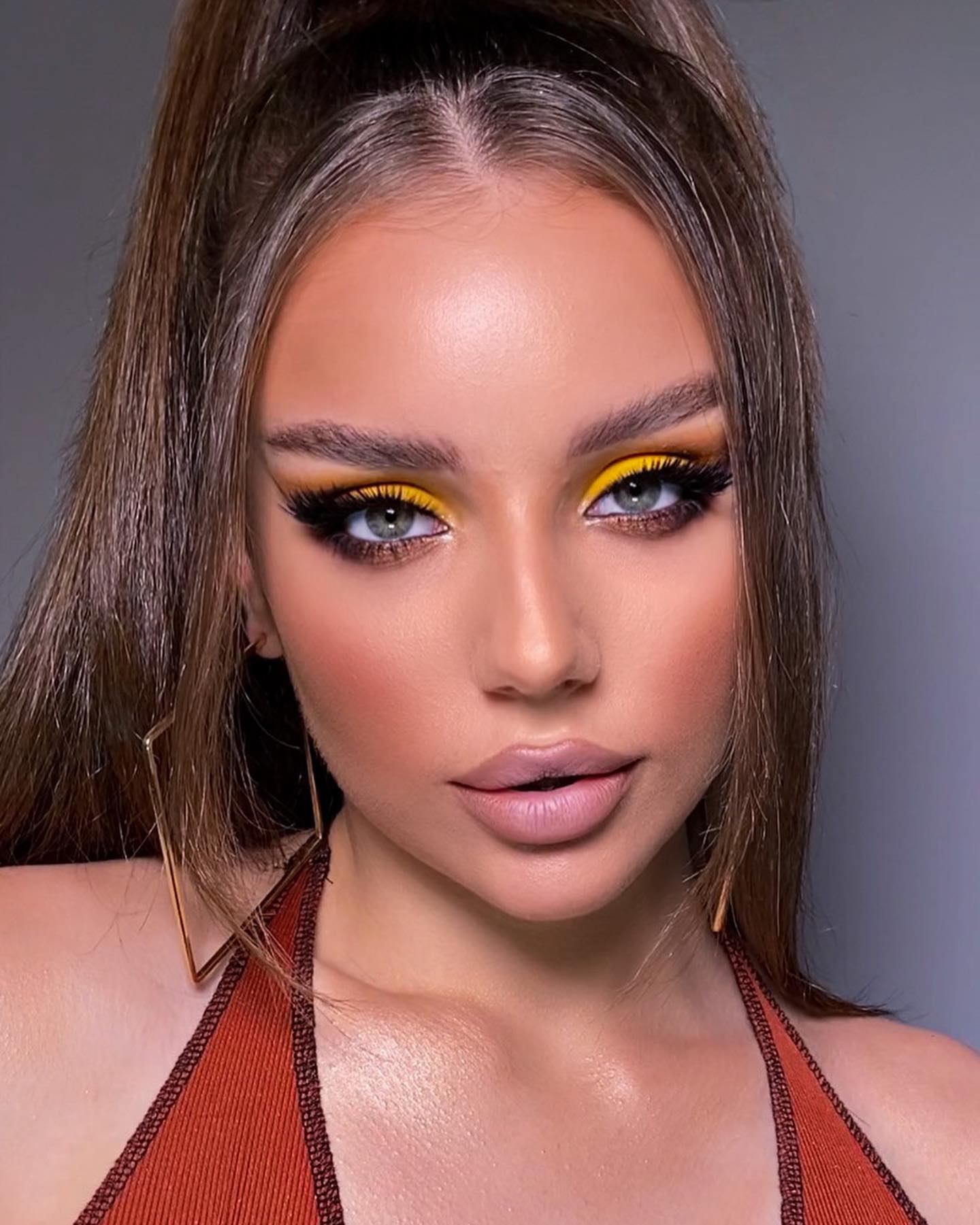28 Yellow Eyeshadow Looks to Brighten Your Style in 2024 - divagaze.com