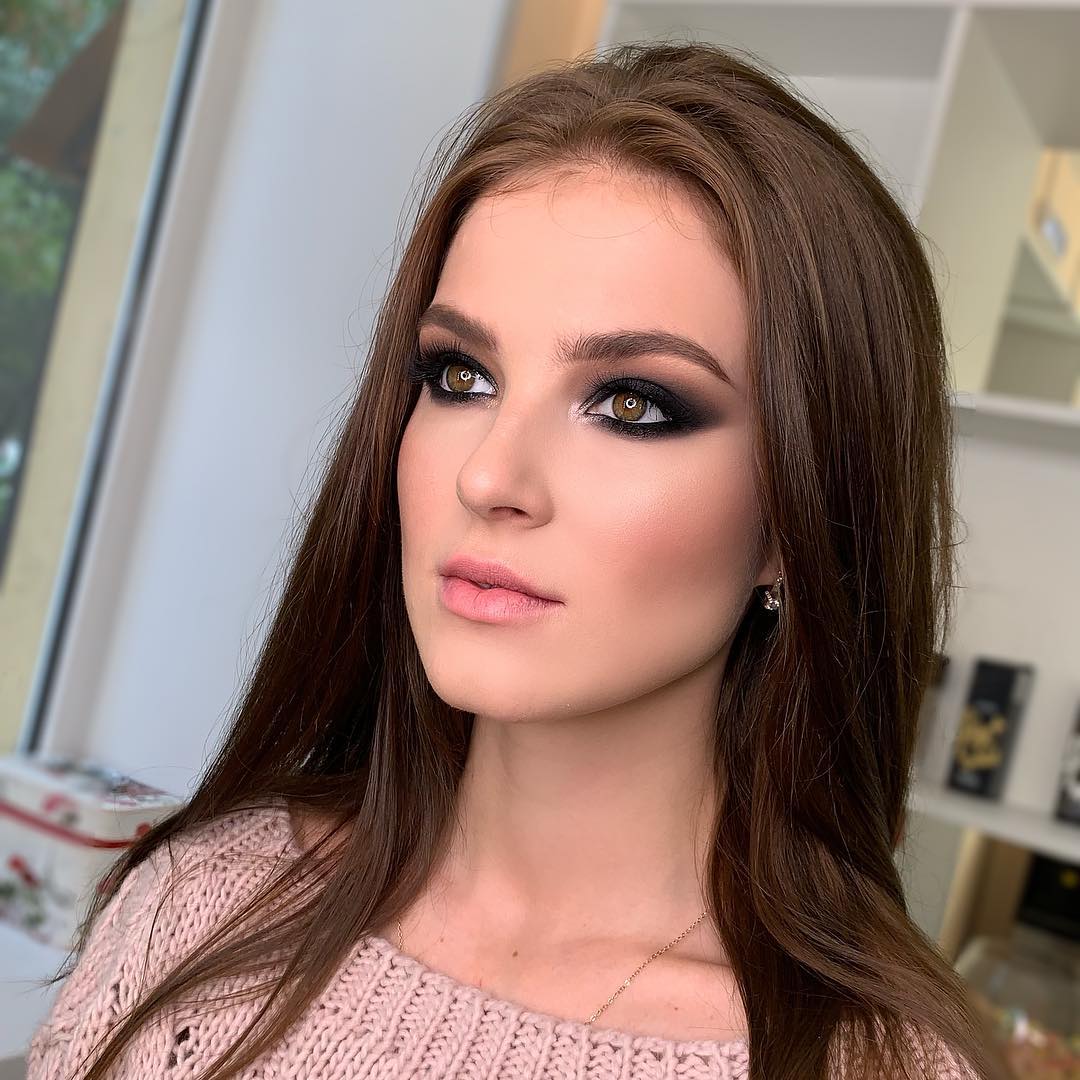 29 Black Makeup Looks to Inspire Your 2024 Style – Bold & Timeless ...