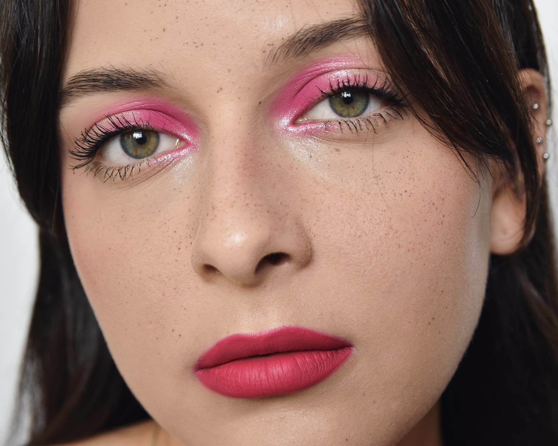 Explore 33 Pink Eyeshadow Looks: From Soft Elegance to Bold Drama ...