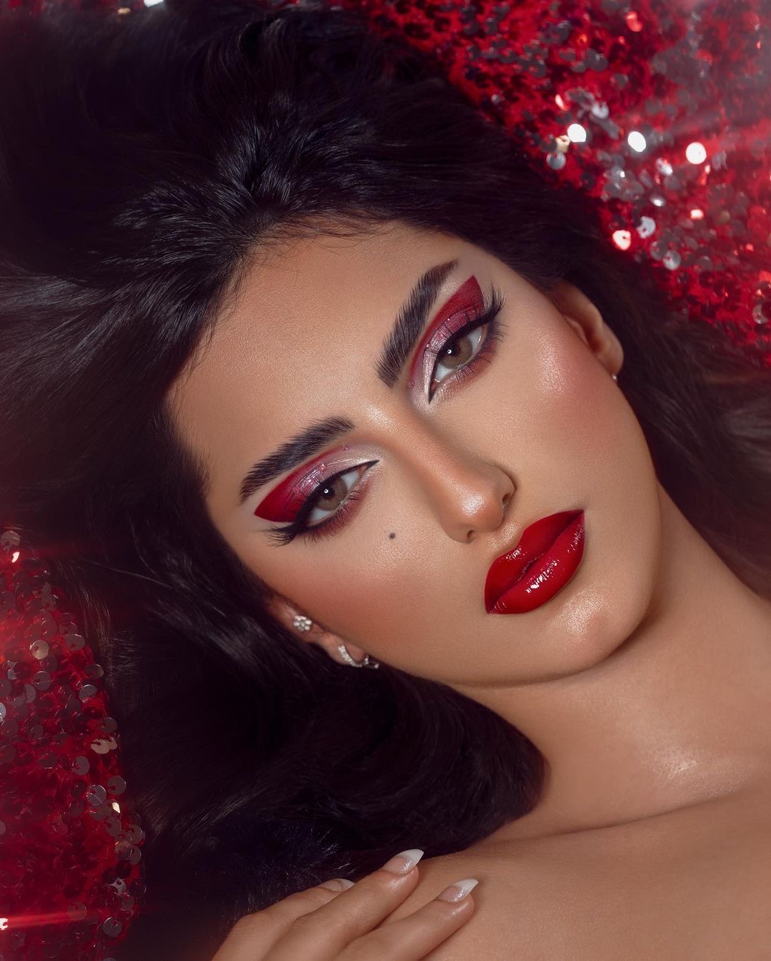 24 Red Eyeshadow Looks to Rock Your Makeup Game | Bold & Beautiful ...