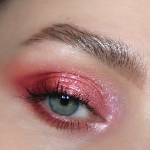 Explore 33 Pink Eyeshadow Looks: From Soft Elegance to Bold Drama ...