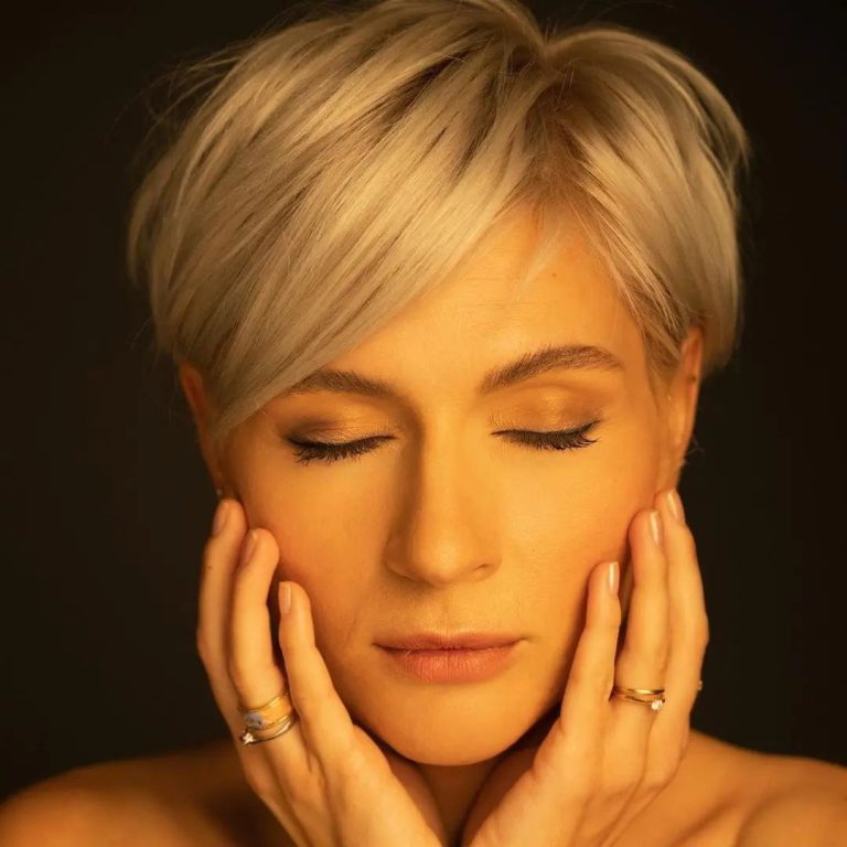Top 42 Short Pixie Haircuts for a Bold Look in 2024 | Trendy Styles ...
