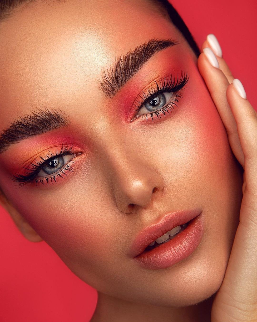 24 Red Eyeshadow Looks to Rock Your Makeup Game | Bold & Beautiful ...