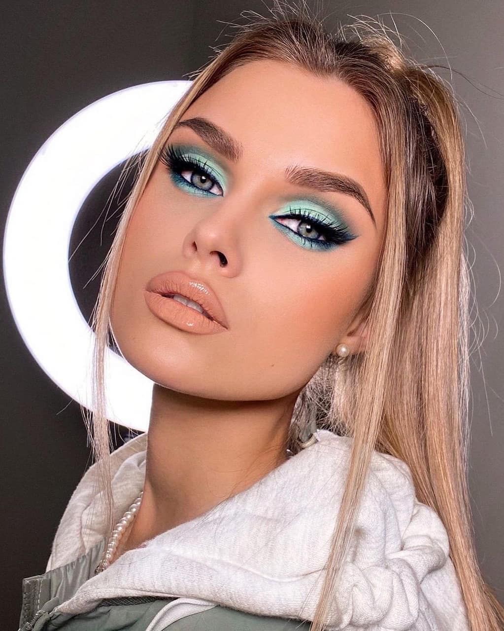 2024's Top 25 Eyeshadow for Blue Eyes - Trends to Make Your Gaze Pop ...