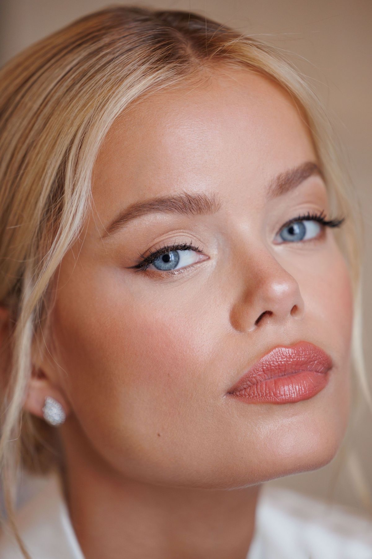 Discover 24 Natural Eyeshadow Looks to Enhance Your Beauty - divagaze.com