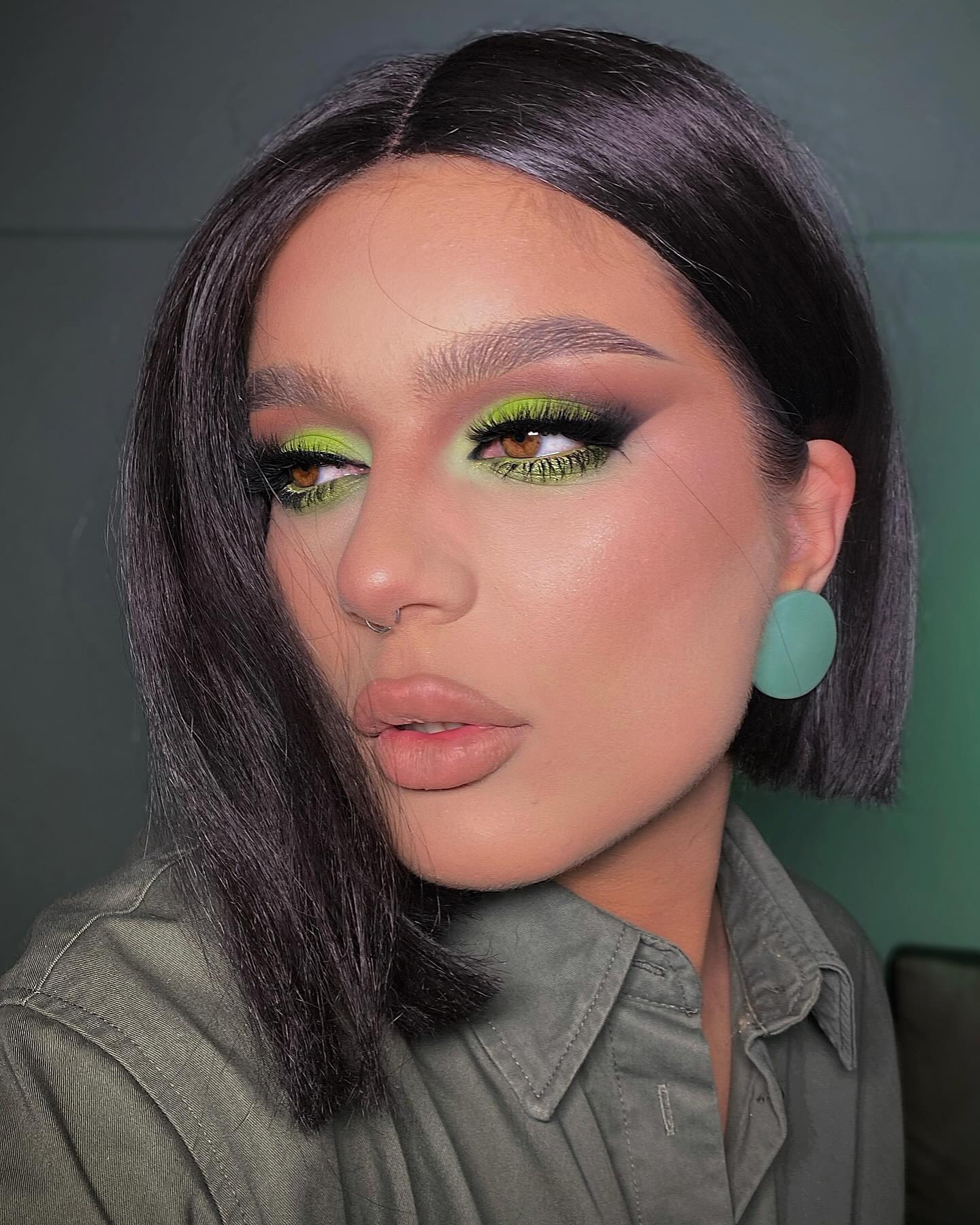 34 Green Eyeshadow Looks: From Mint Elegance to Emerald Glam - divagaze.com