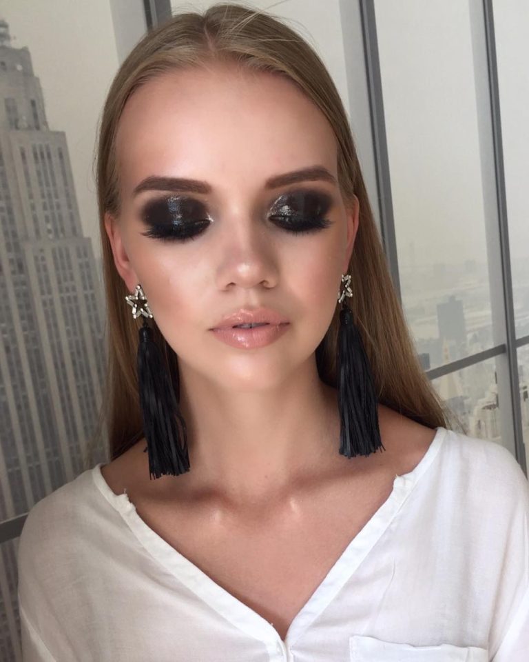 29 Black Makeup Looks to Inspire Your 2024 Style – Bold & Timeless ...
