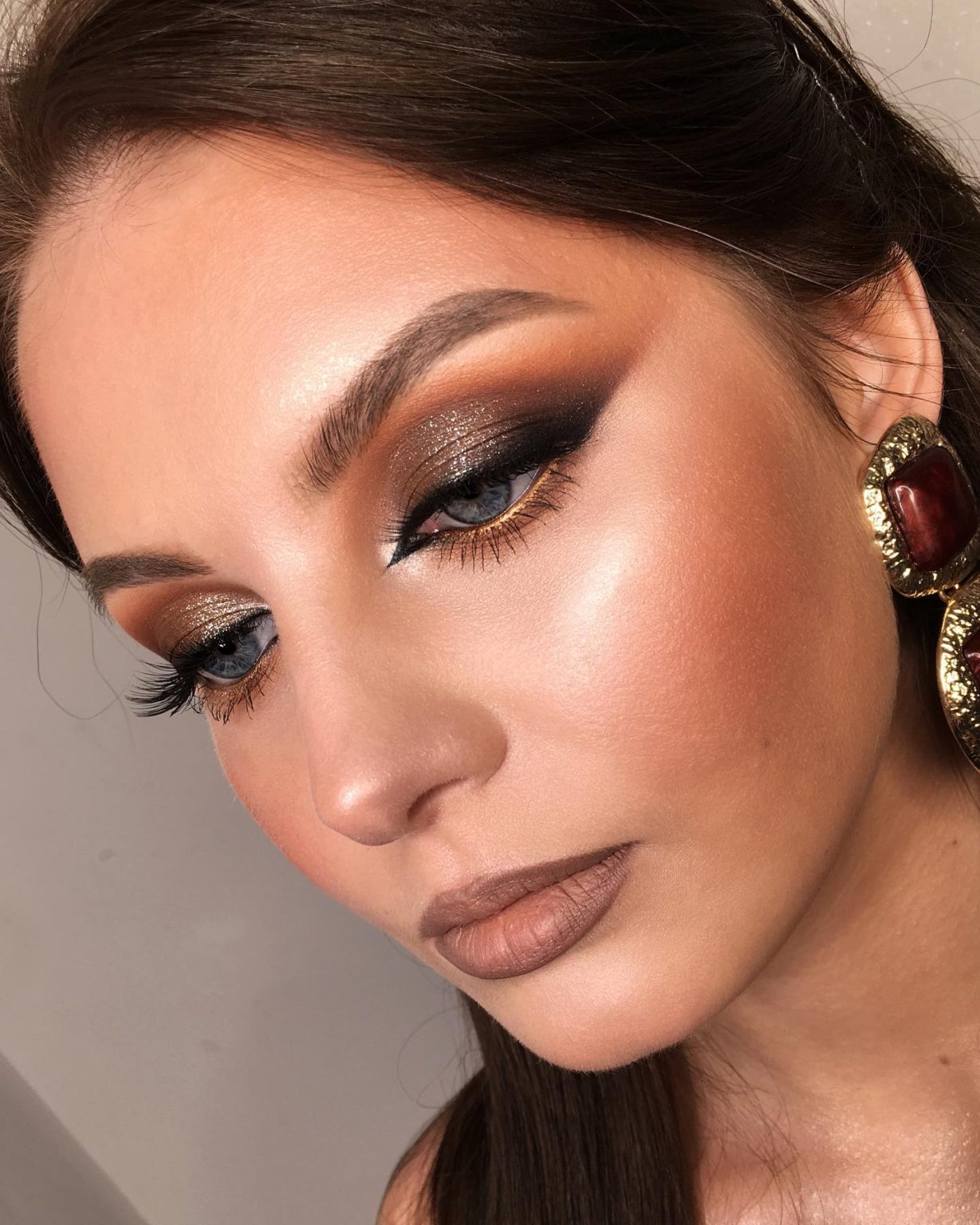 Top 33 Brown Makeup Looks for 2024 - Trendy, Elegant, and Timeless ...