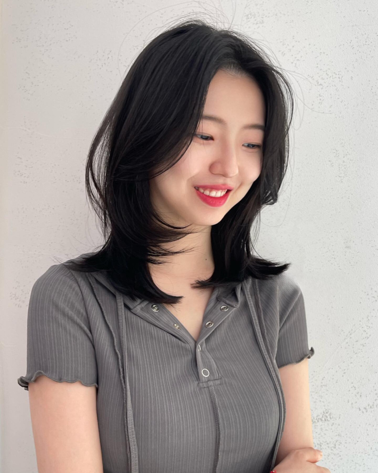 Top 33 Korean Hairstyles 2024 - Revamp Your Style with Chic Looks! - divagaze.com