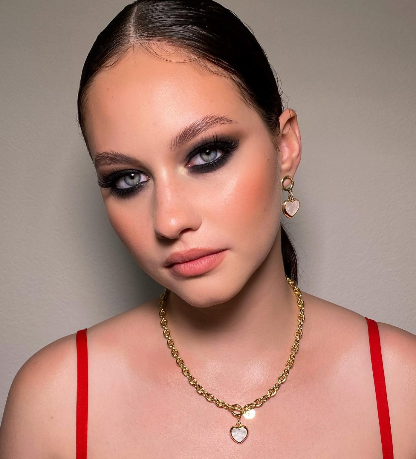 31 Dark Eyeshadow Looks to Inspire Your Inner Makeup Artist - divagaze.com