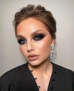 29 Black Makeup Looks to Inspire Your 2024 Style – Bold & Timeless ...