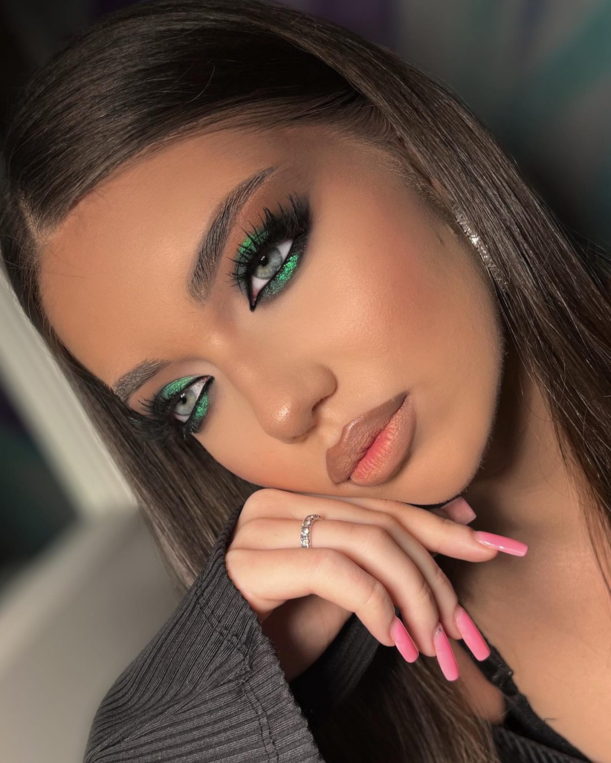 28 Green Makeup Looks 2024: Unleash Trendy Styles for Every Occasion ...
