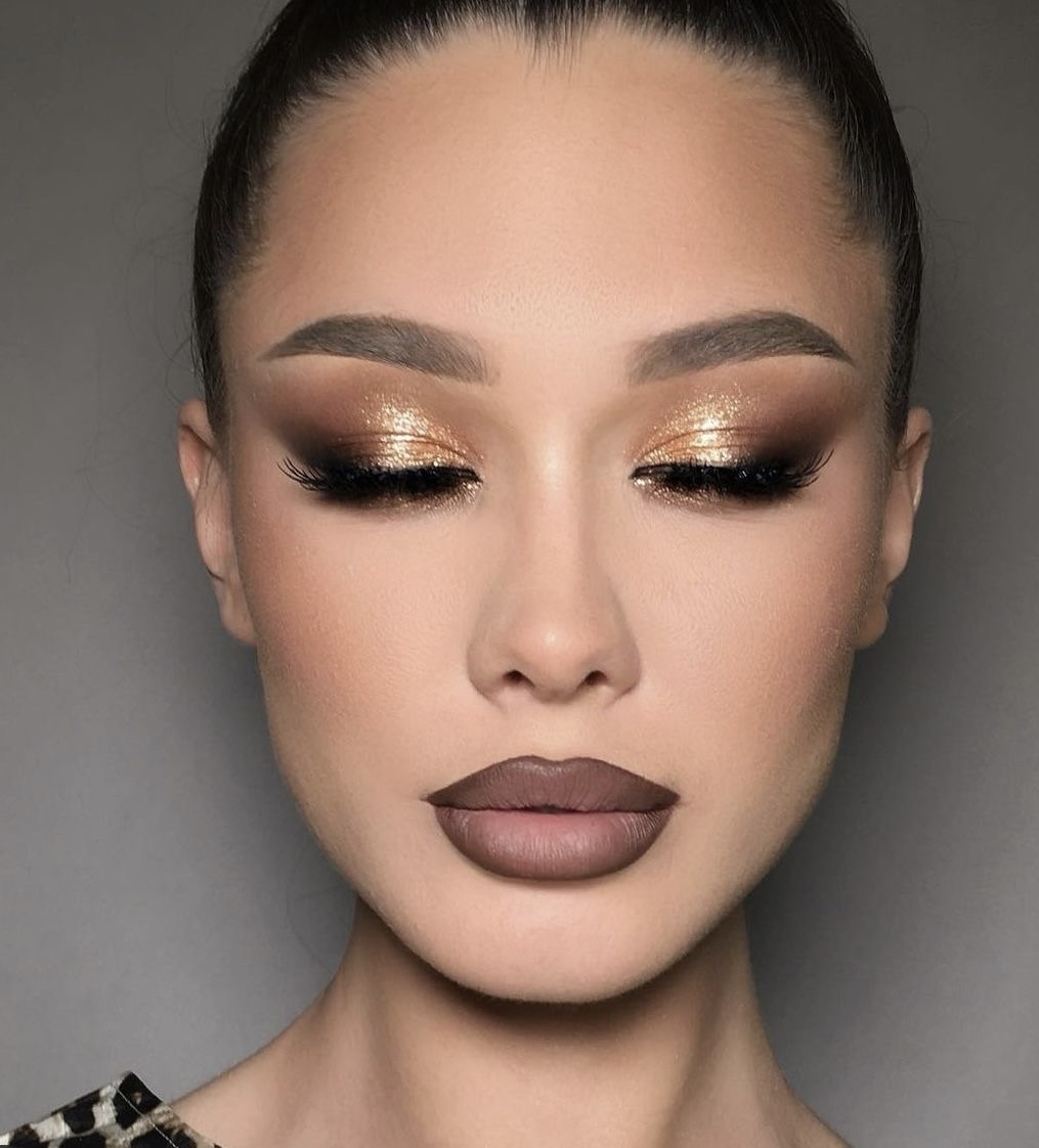 Shine Bright: 25 Gold Eyeshadow Looks to Dazzle at Any Event - divagaze.com