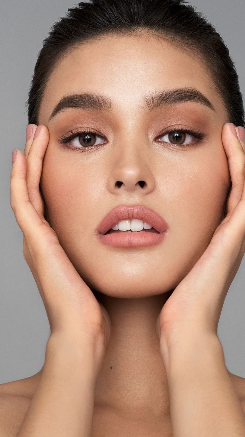 Top 28 Simple Makeup Looks for 2024 - Chic, Elegant & Easy! - divagaze.com