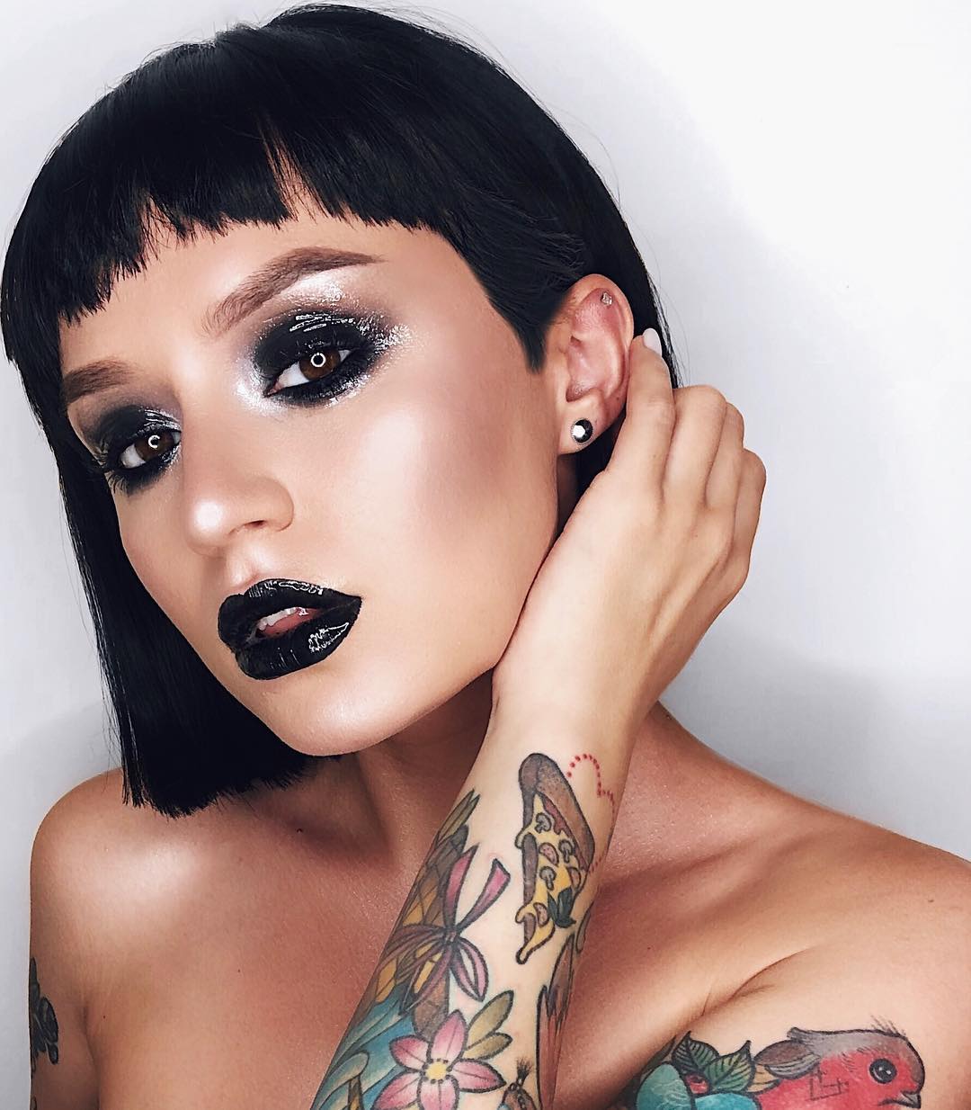29 Black Makeup Looks to Inspire Your 2024 Style – Bold & Timeless ...