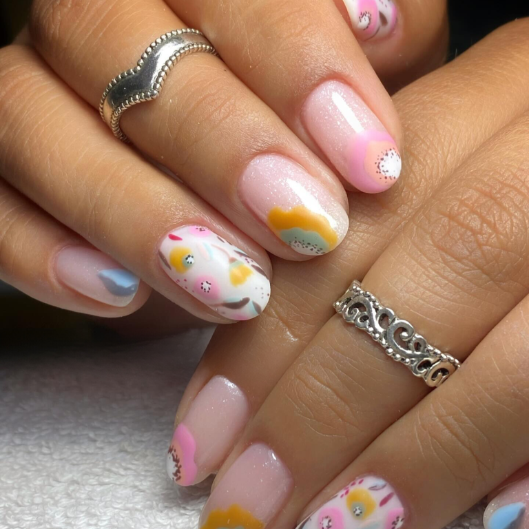 30 Summer Nail Colors: Trendy 2024 Designs for Vibrant Style - divagaze.com