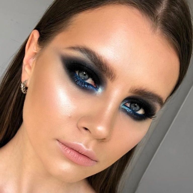 Discover 24 Black Eyeshadow Looks: From Casual Chic to Goth Glamour ...