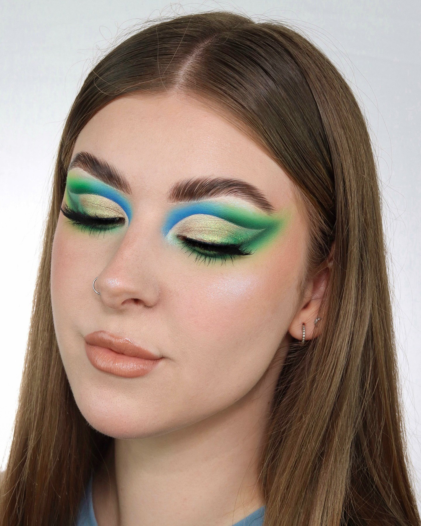 34 Green Eyeshadow Looks: From Mint Elegance to Emerald Glam - divagaze.com