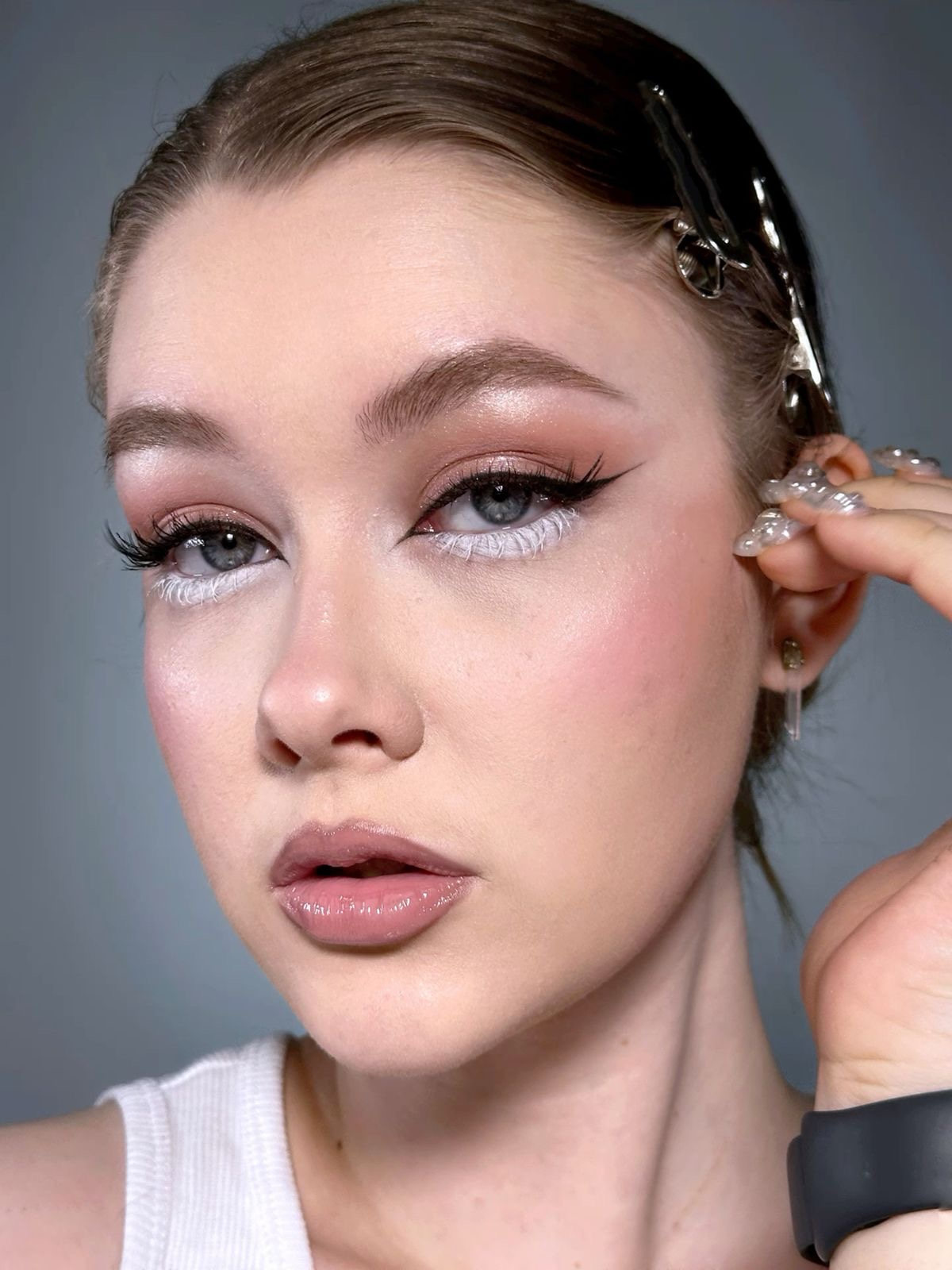 27 White Eyeshadow Looks That Transform Your Style in 2024 | Ultimate ...