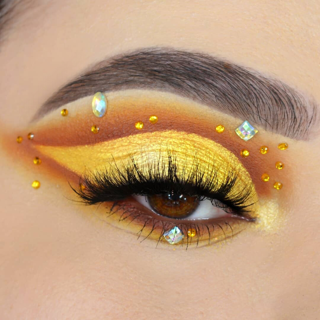 28 Yellow Eyeshadow Looks to Brighten Your Style in 2024 - divagaze.com