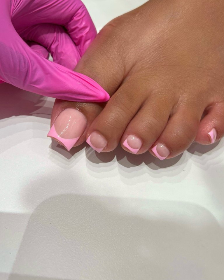 Top 35 Summer Toe Nail Designs for a Trendsetting 2024 Look - divagaze.com