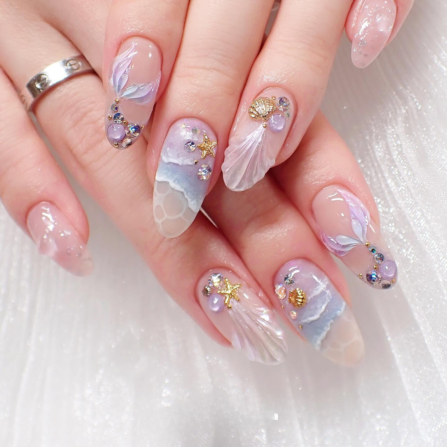 33 Mermaid Nails Designs: Dive into Sea-Inspired Manicure Trends ...