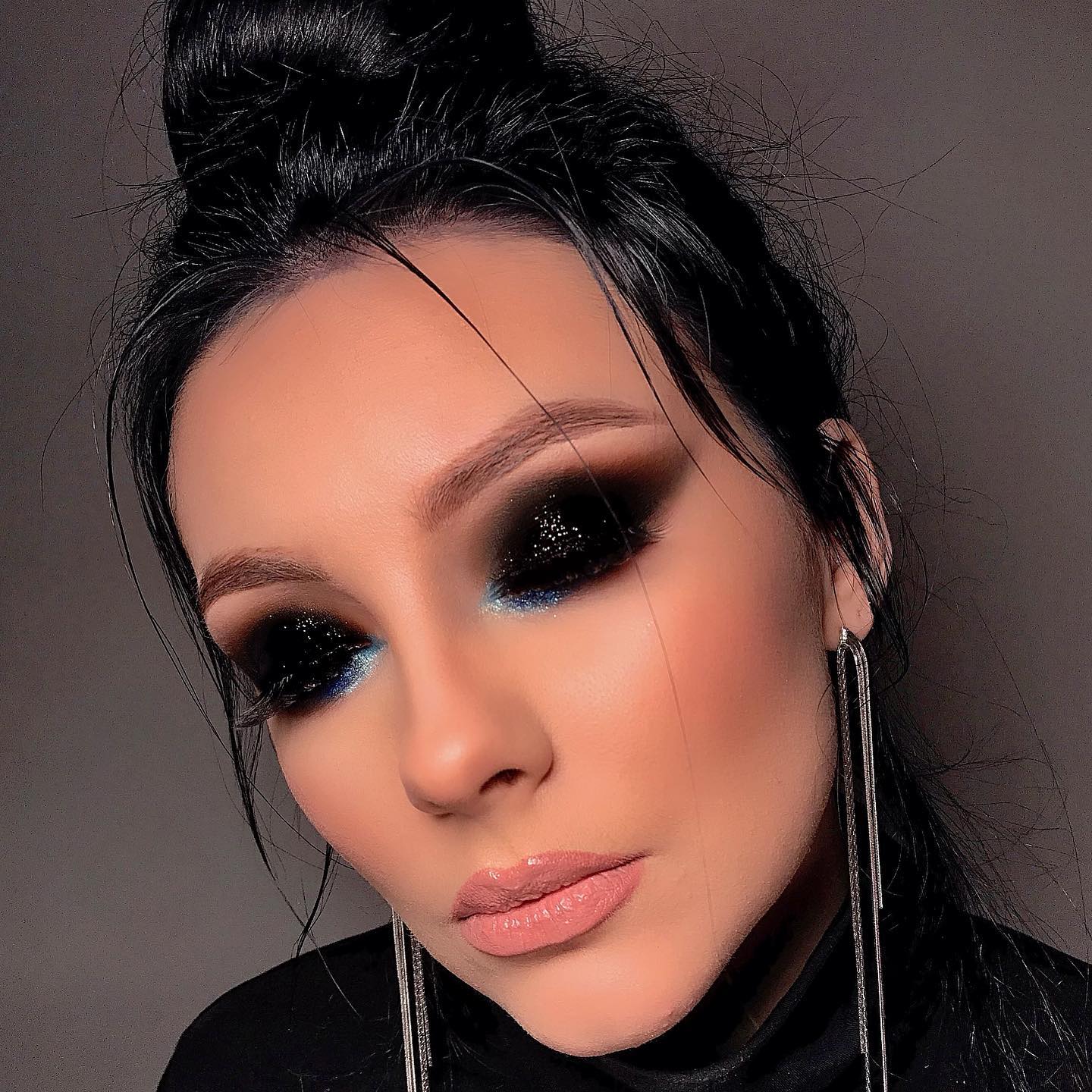 29 Black Makeup Looks to Inspire Your 2024 Style – Bold & Timeless ...