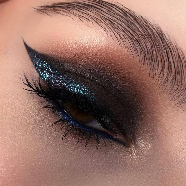 31 Dark Eyeshadow Looks to Inspire Your Inner Makeup Artist - divagaze.com