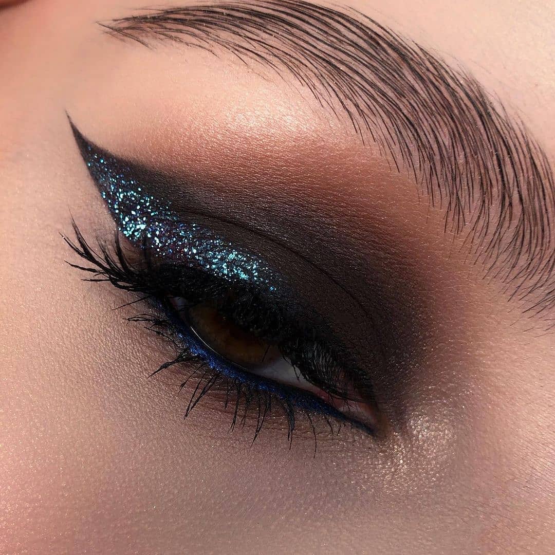 31 Dark Eyeshadow Looks to Inspire Your Inner Makeup Artist - divagaze.com