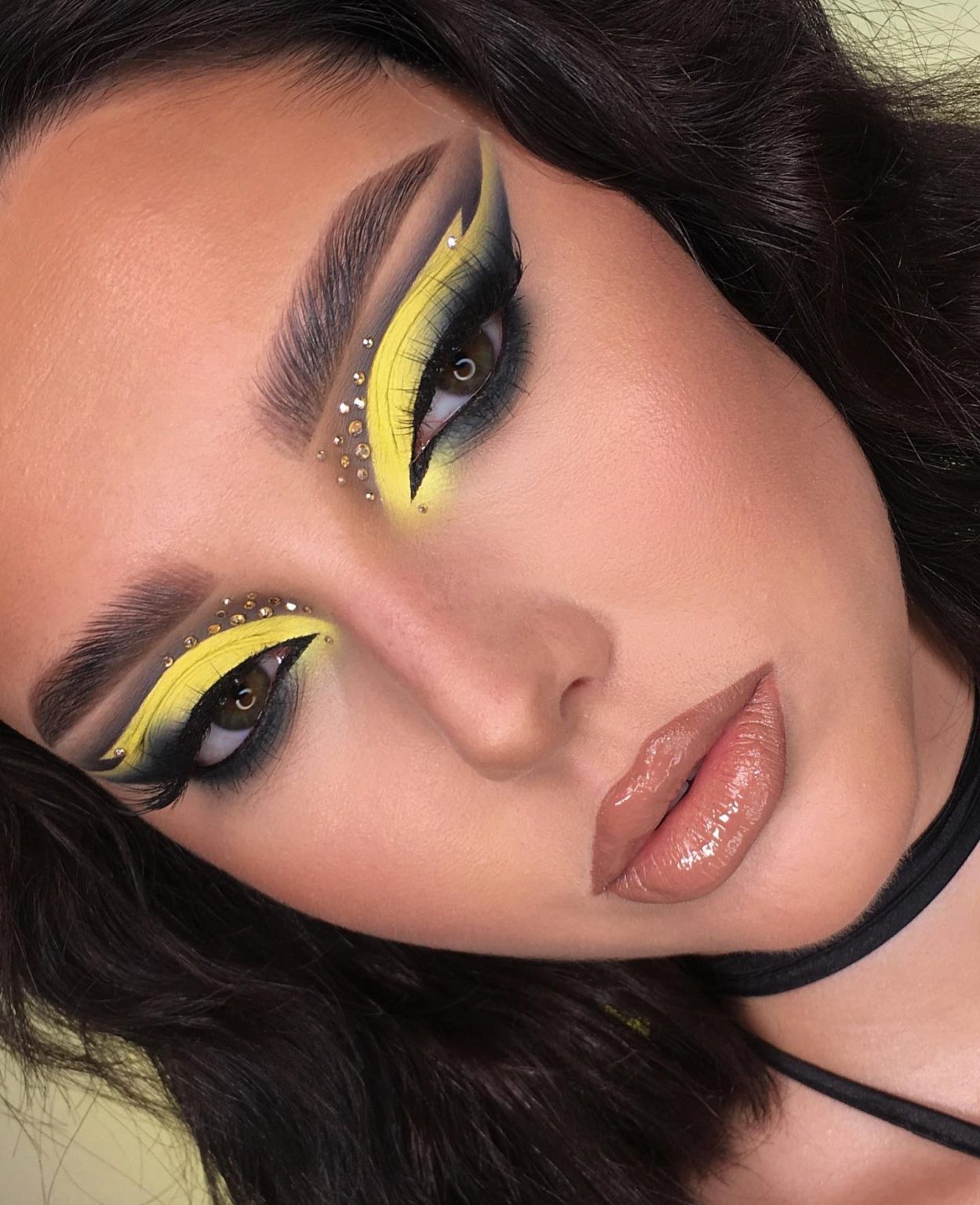 28 Yellow Eyeshadow Looks to Brighten Your Style in 2024 - divagaze.com
