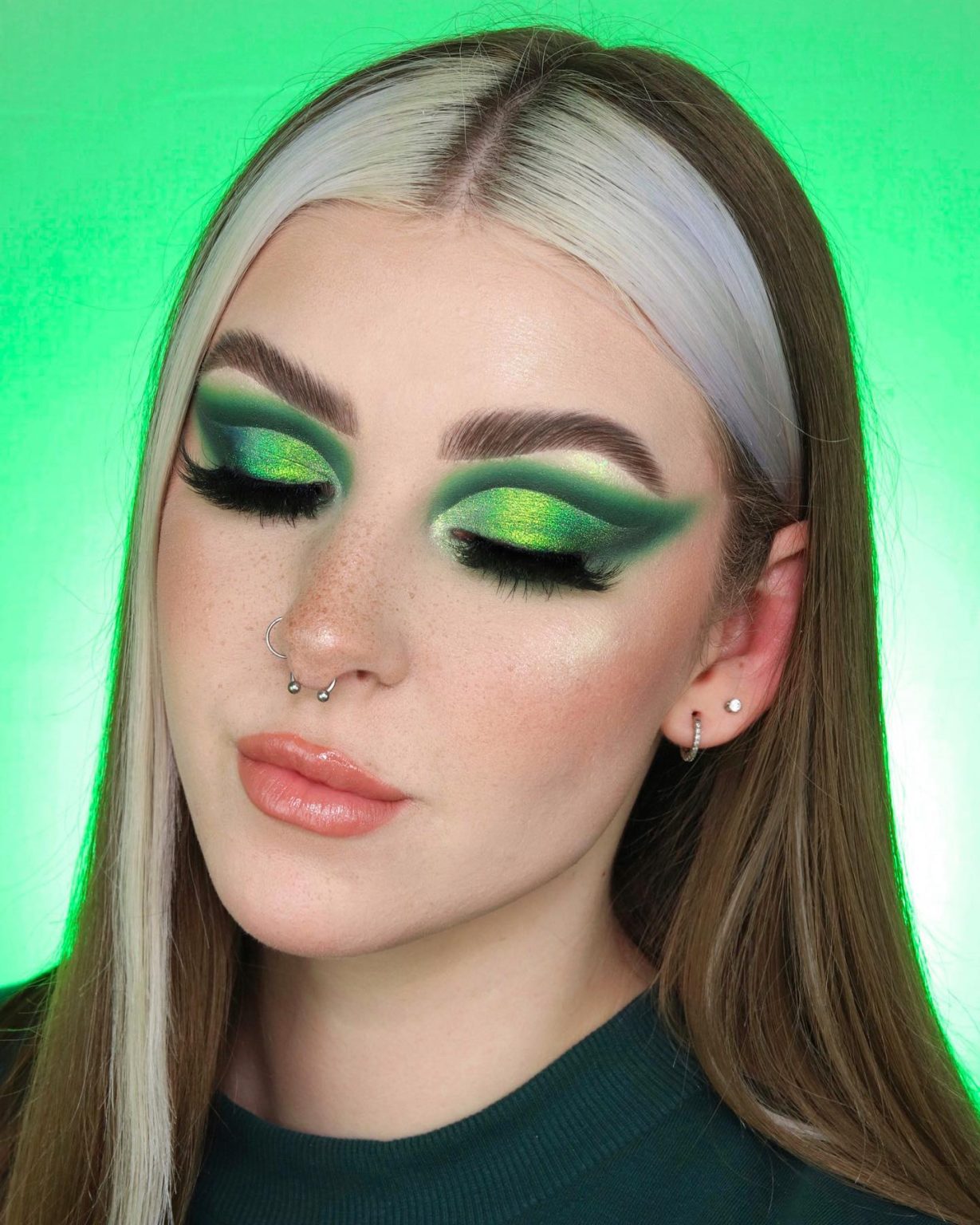 28 Green Makeup Looks 2024: Unleash Trendy Styles for Every Occasion - divagaze.com