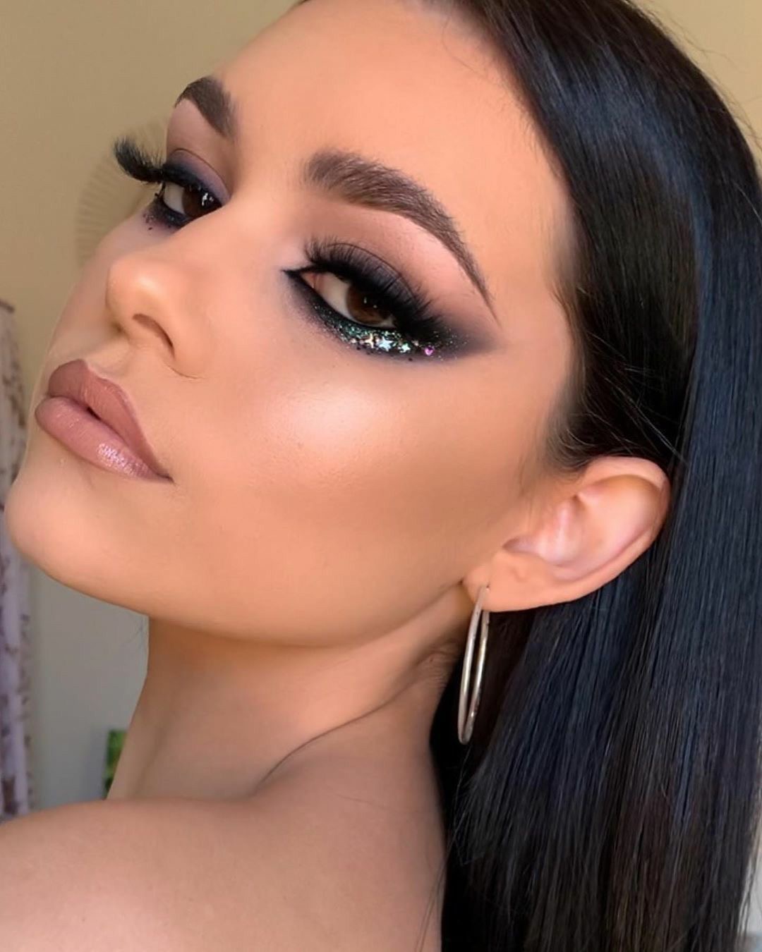 Discover 24 Black Eyeshadow Looks: From Casual Chic to Goth Glamour ...