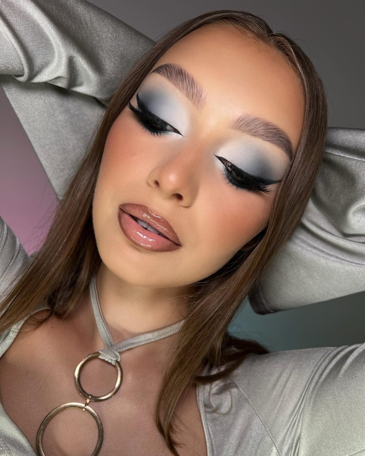 27 White Eyeshadow Looks That Transform Your Style in 2024 | Ultimate ...