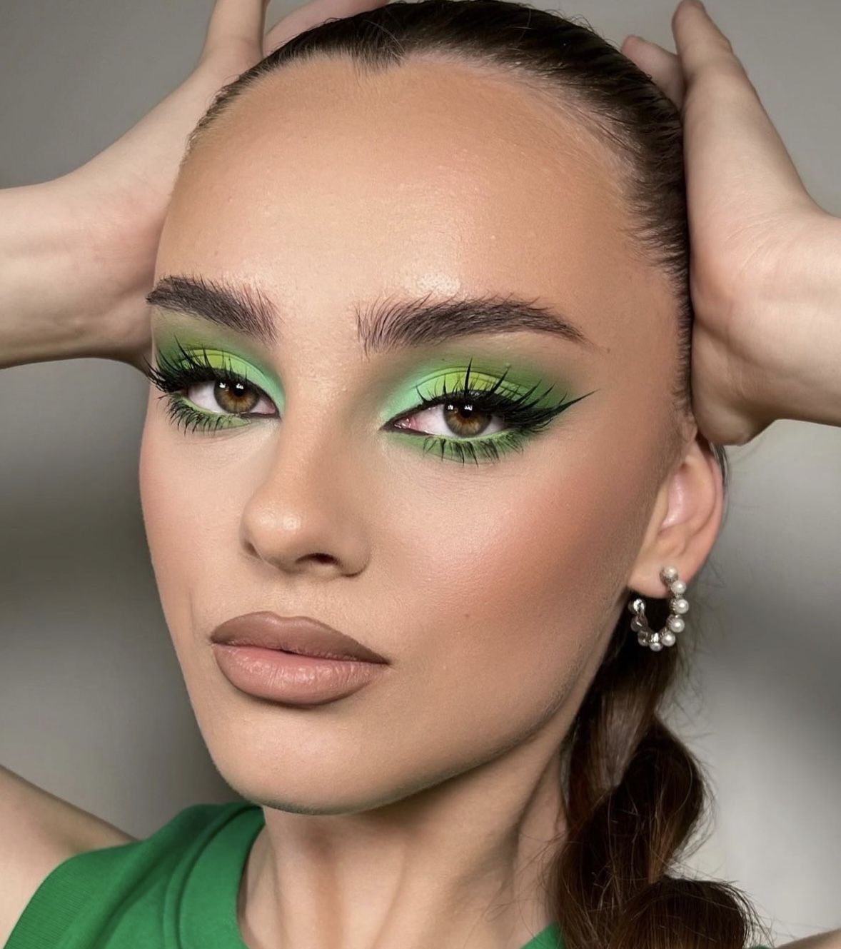 34 Green Eyeshadow Looks: From Mint Elegance to Emerald Glam - divagaze.com