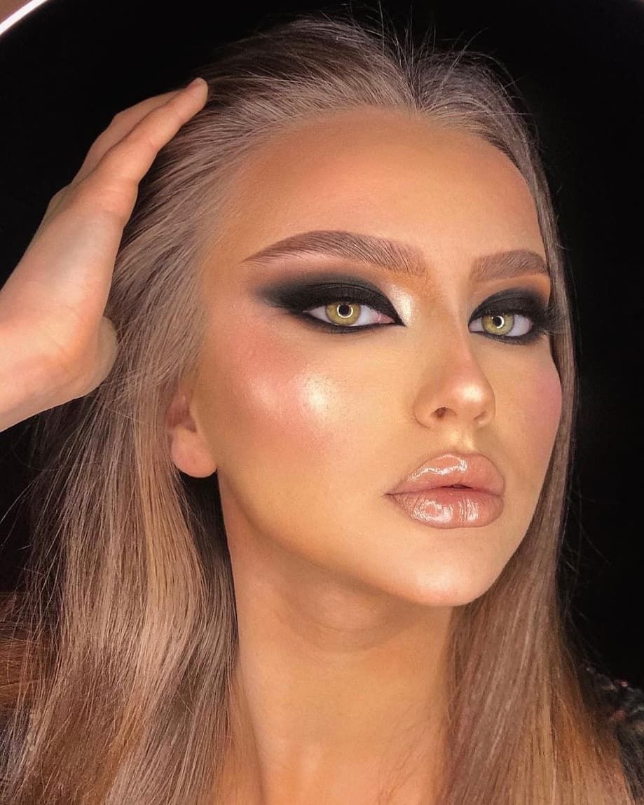 Discover 24 Black Eyeshadow Looks: From Casual Chic to Goth Glamour ...
