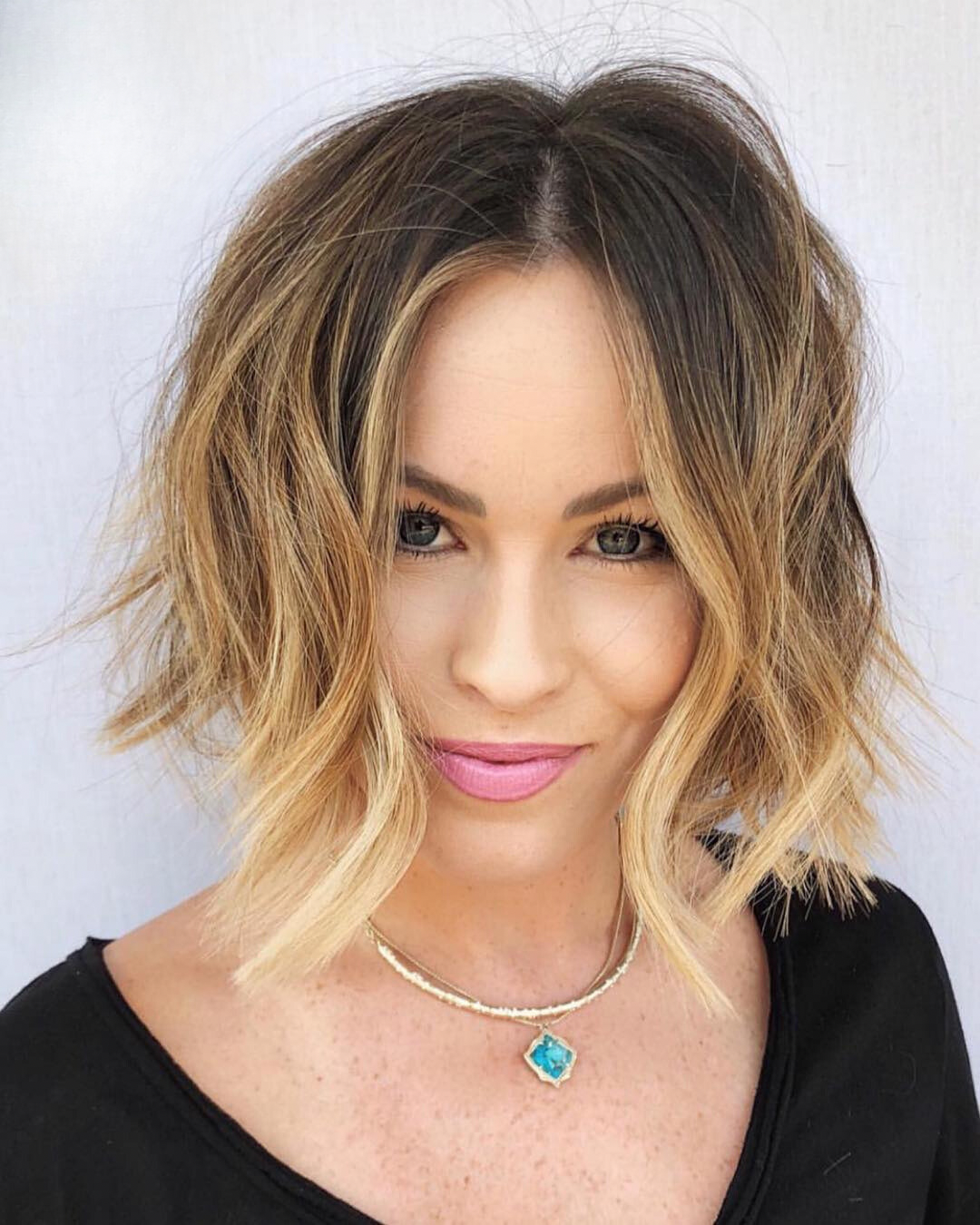 Chic Guide: 38 Wavy Bob Hairstyles for Every Face Shape - divagaze.com