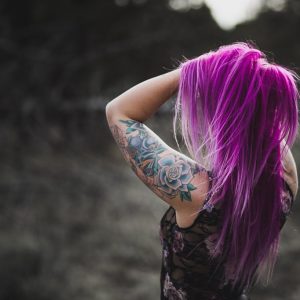 29 Berry Pink Hair Ideas to Refresh Your Look in 2024 - divagaze.com