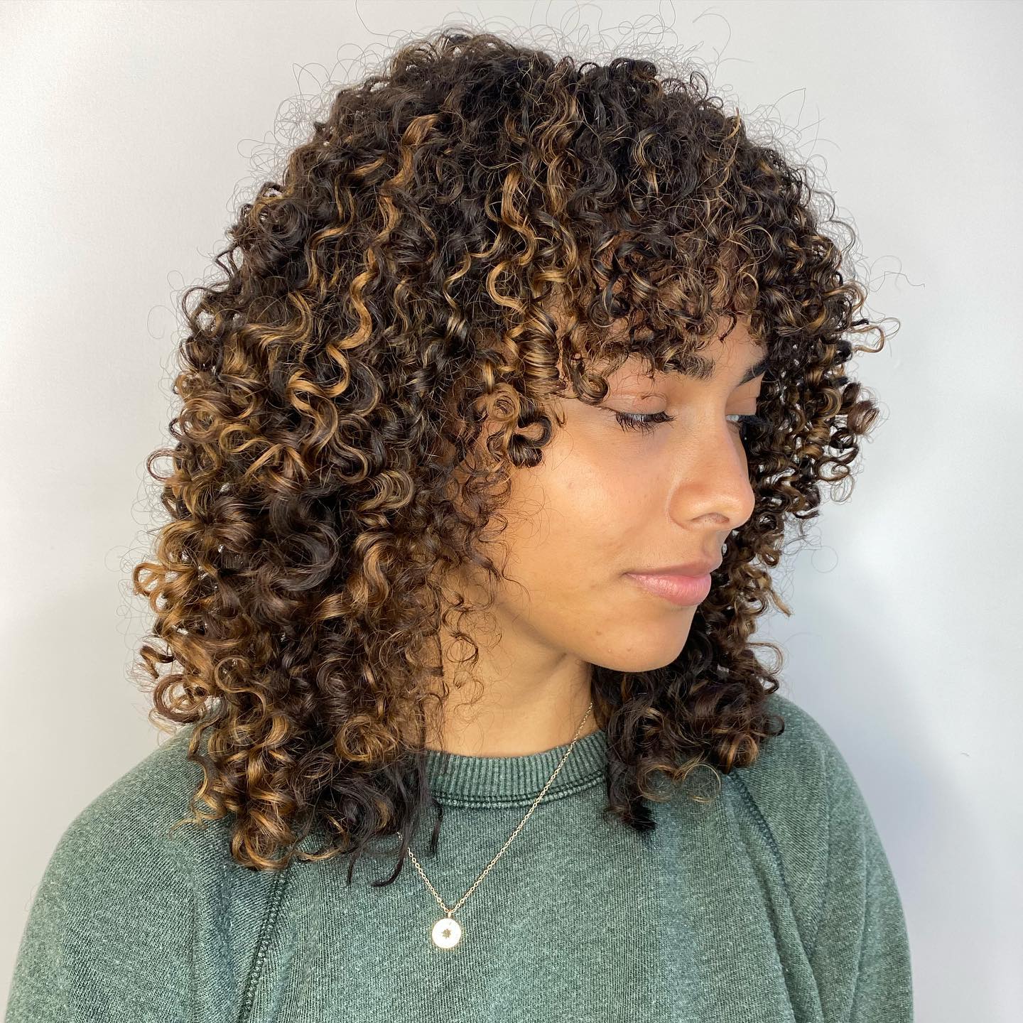 Top 34 Layered Curly Haircuts of 2024: Embrace Your Curls! - divagaze.com