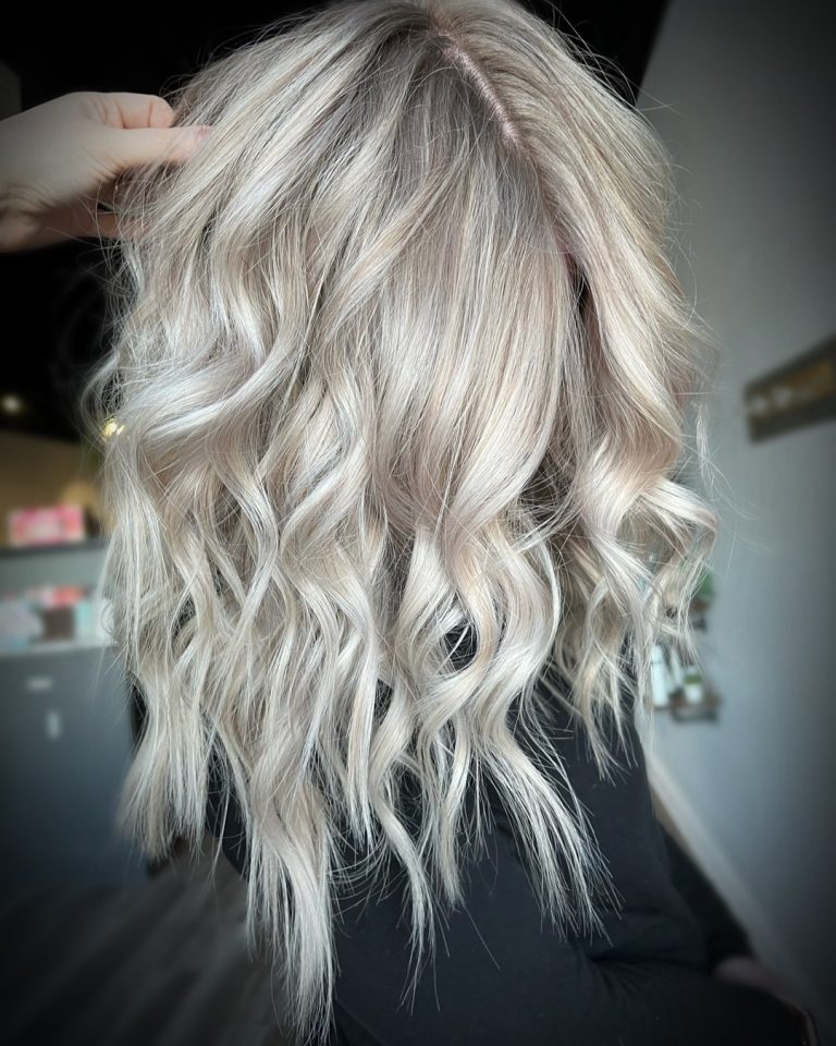 Chic Ash Blonde Hair Ideas: 34 Trendy Styles for Every Woman - divagaze.com
