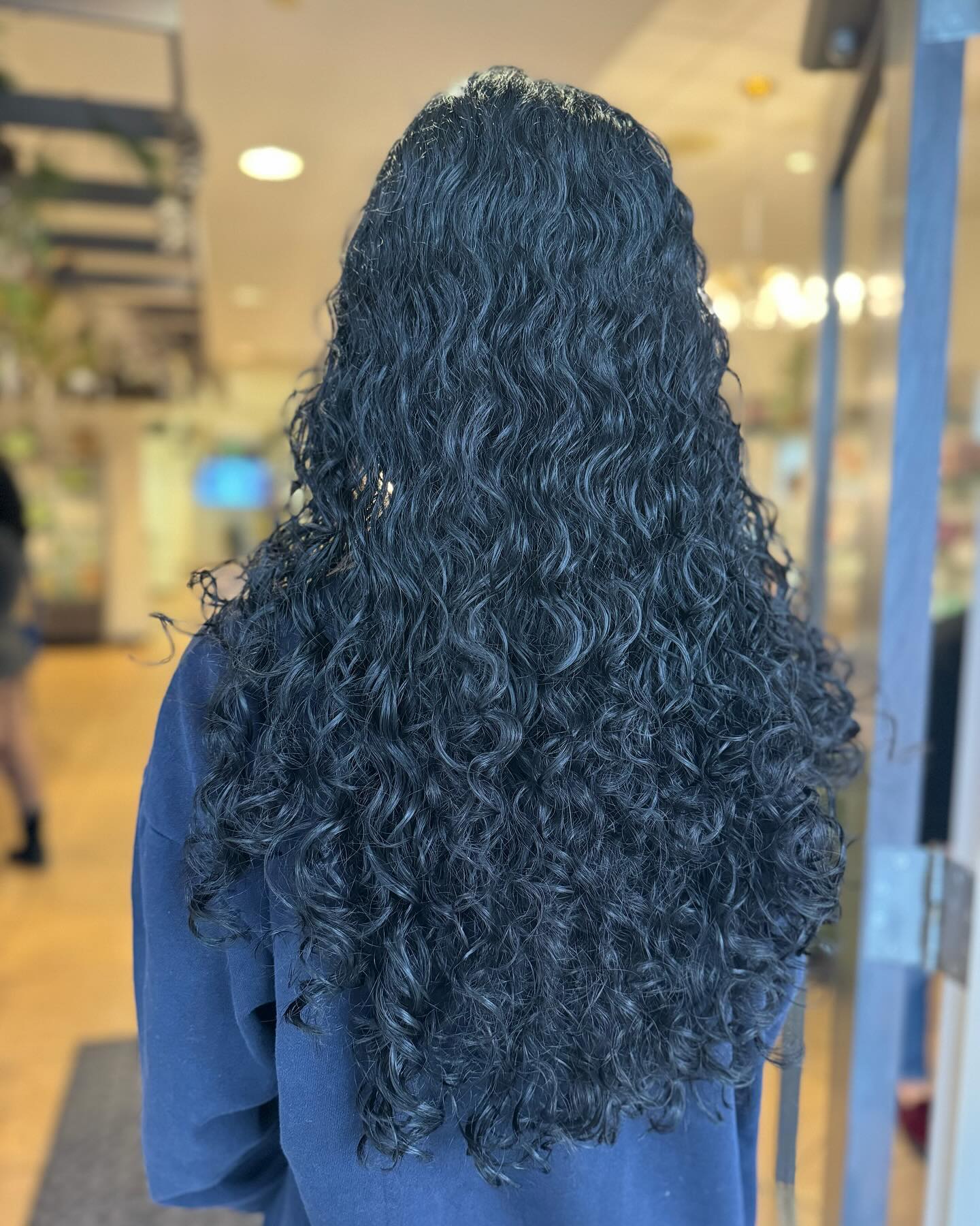Top 34 Layered Curly Haircuts of 2024: Embrace Your Curls! - divagaze.com