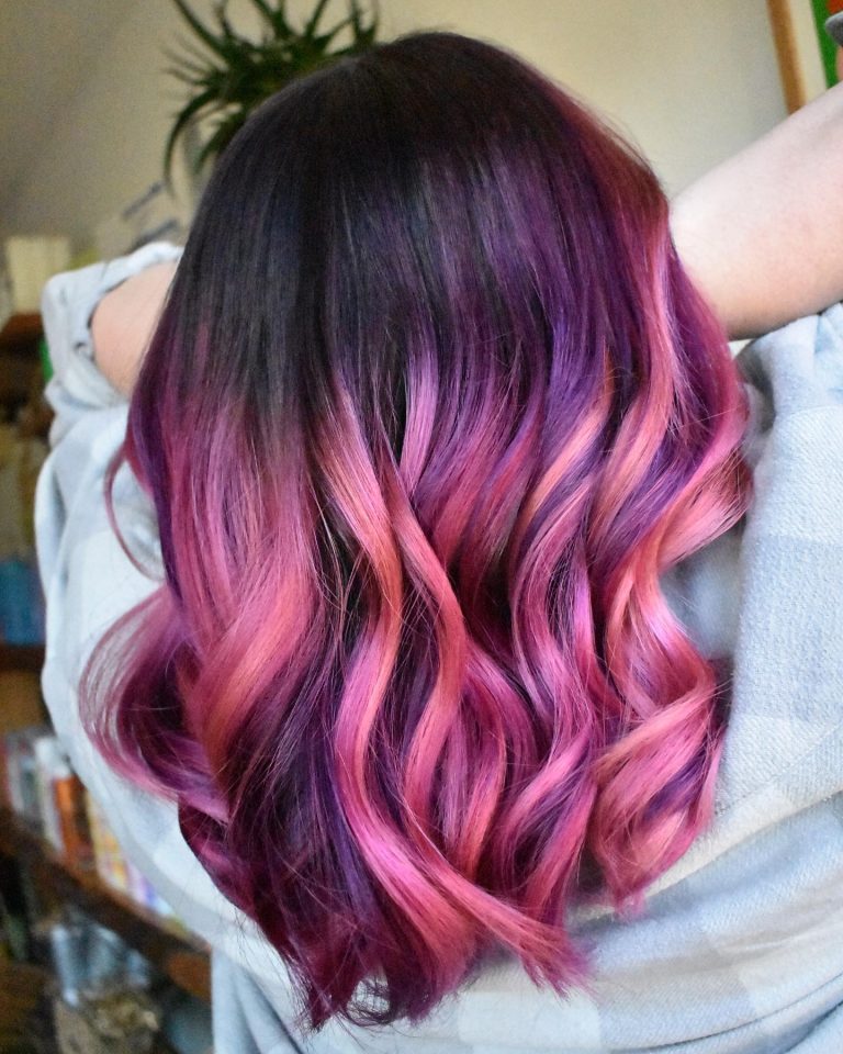 29 Berry Pink Hair Ideas to Refresh Your Look in 2024 - divagaze.com