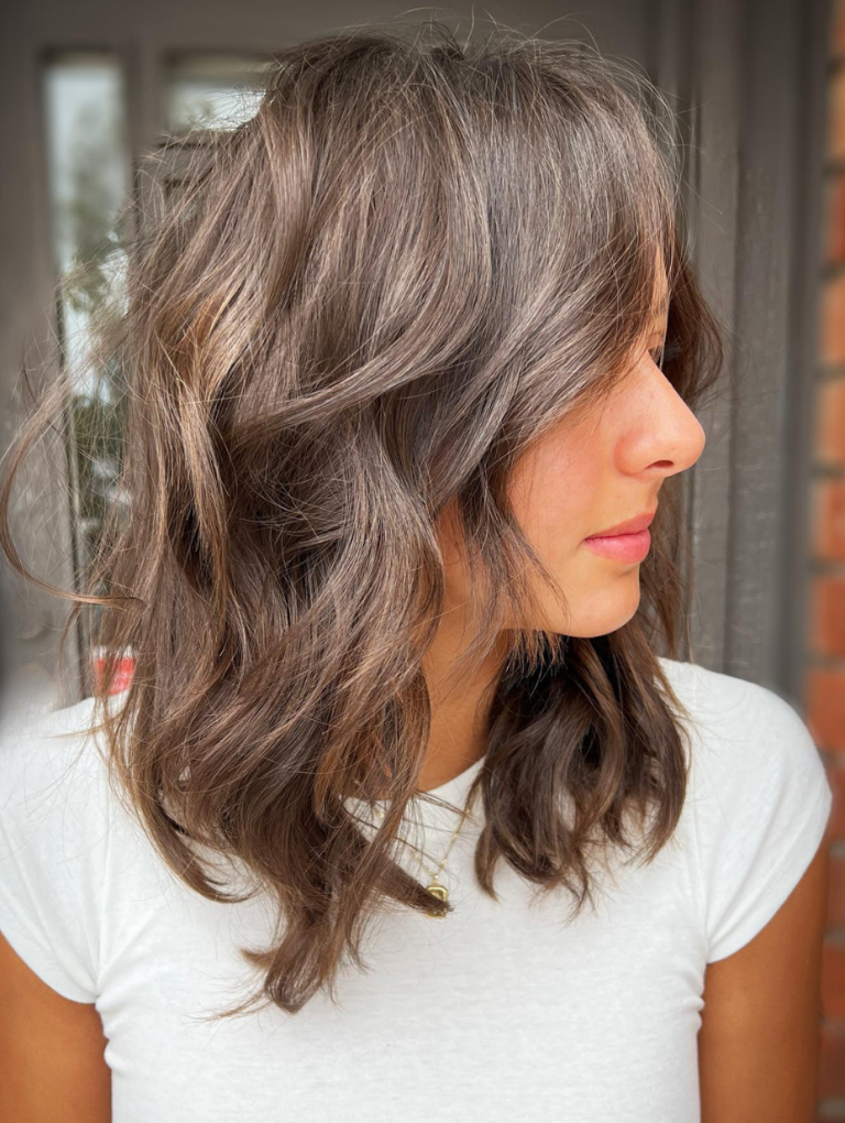 Discover Top 25 Medium Shag Haircuts for a Trendy Look in 2024 ...
